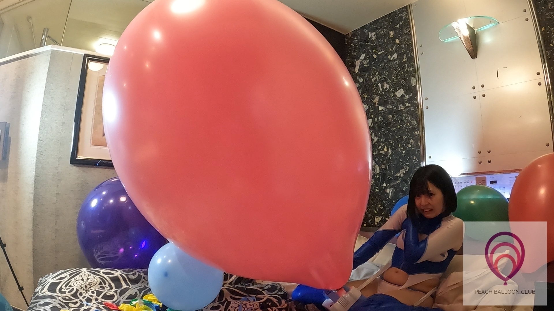 ピーチバルーンクラブ#11-2 のの 風船膨らまし割り(BTP & PTP shows by Nono) - Peach Balloon Club - BOOTH