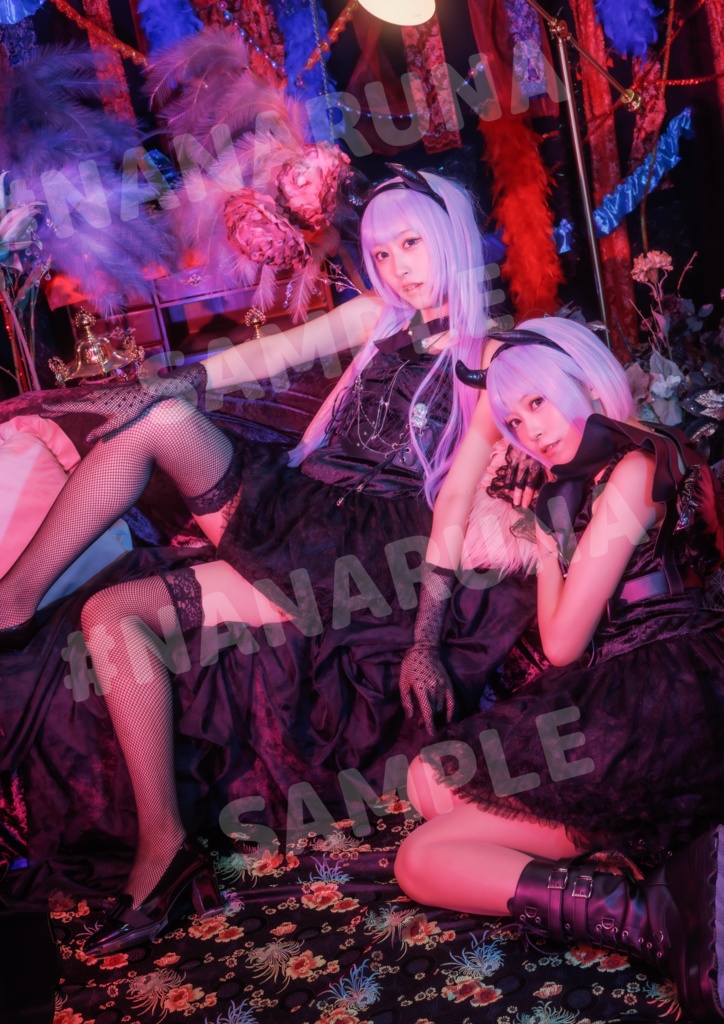 「Twin Devils」紙媒体写真集 - 雪野ななるな通販 - BOOTH