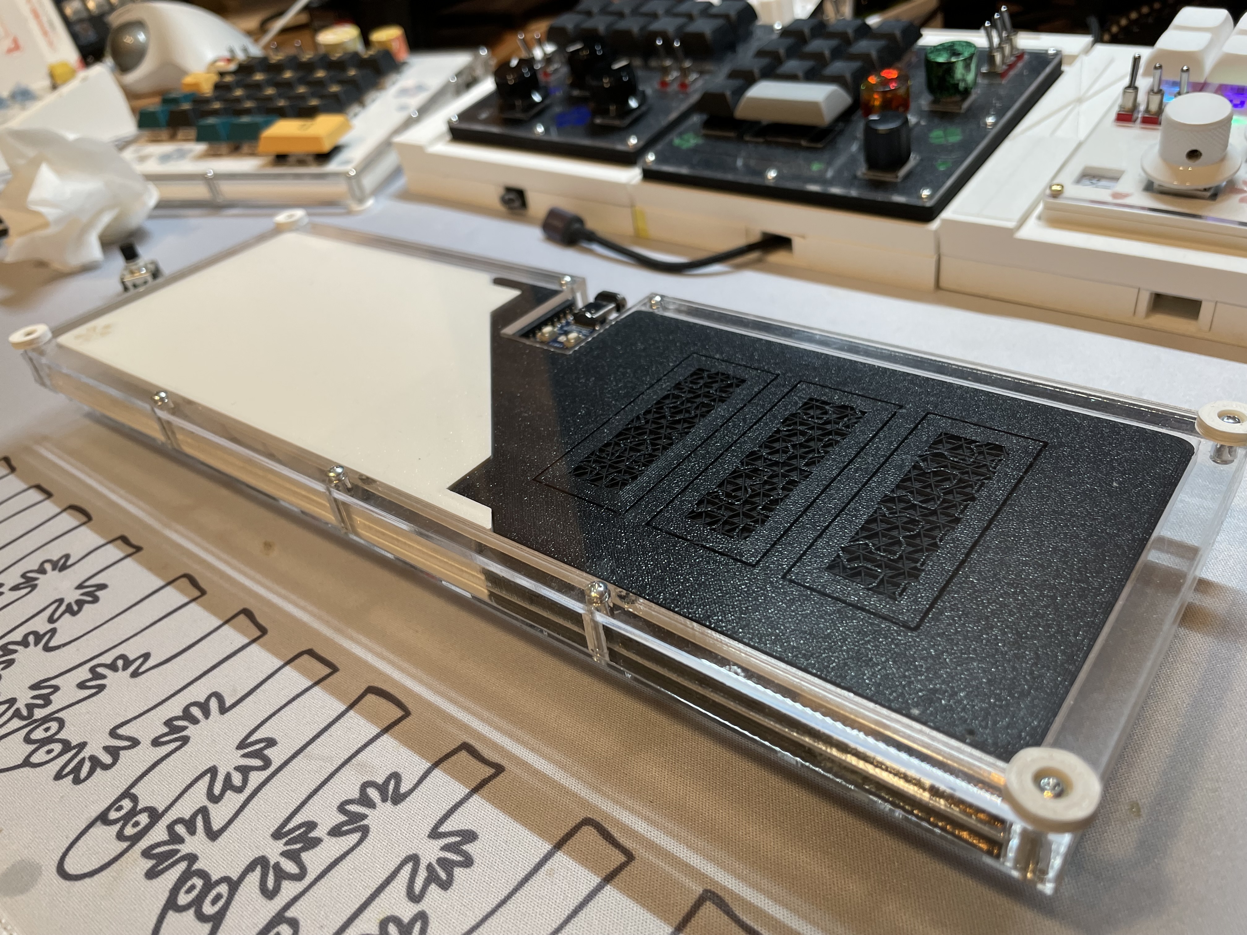 40%格子配列キーボード”夕霧”（ゆうぎり） - 萬屋ぺんぎん堂 - BOOTH