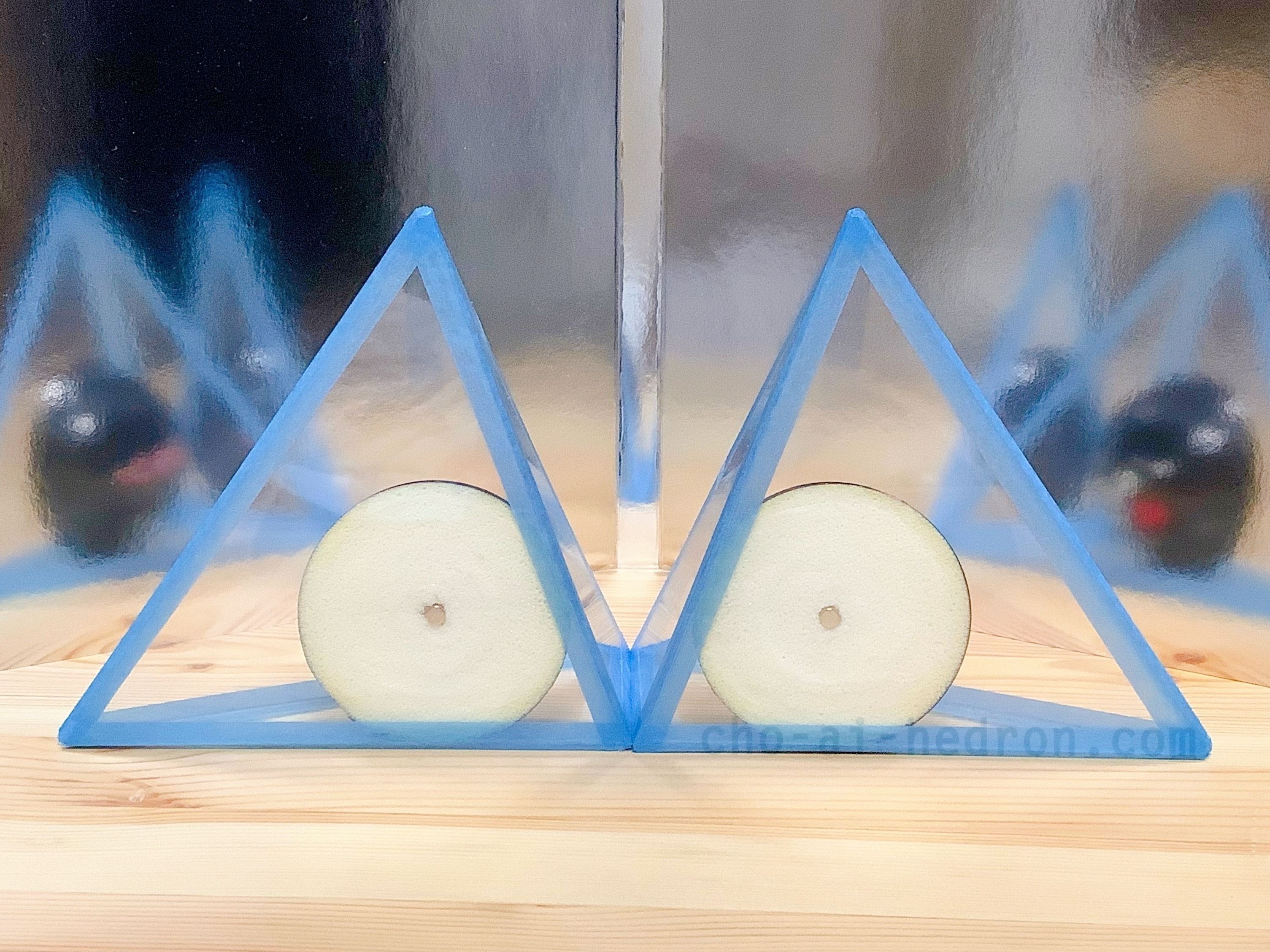【正四面体に内接する球】を2等分！ - cho-ai-hedron - BOOTH
