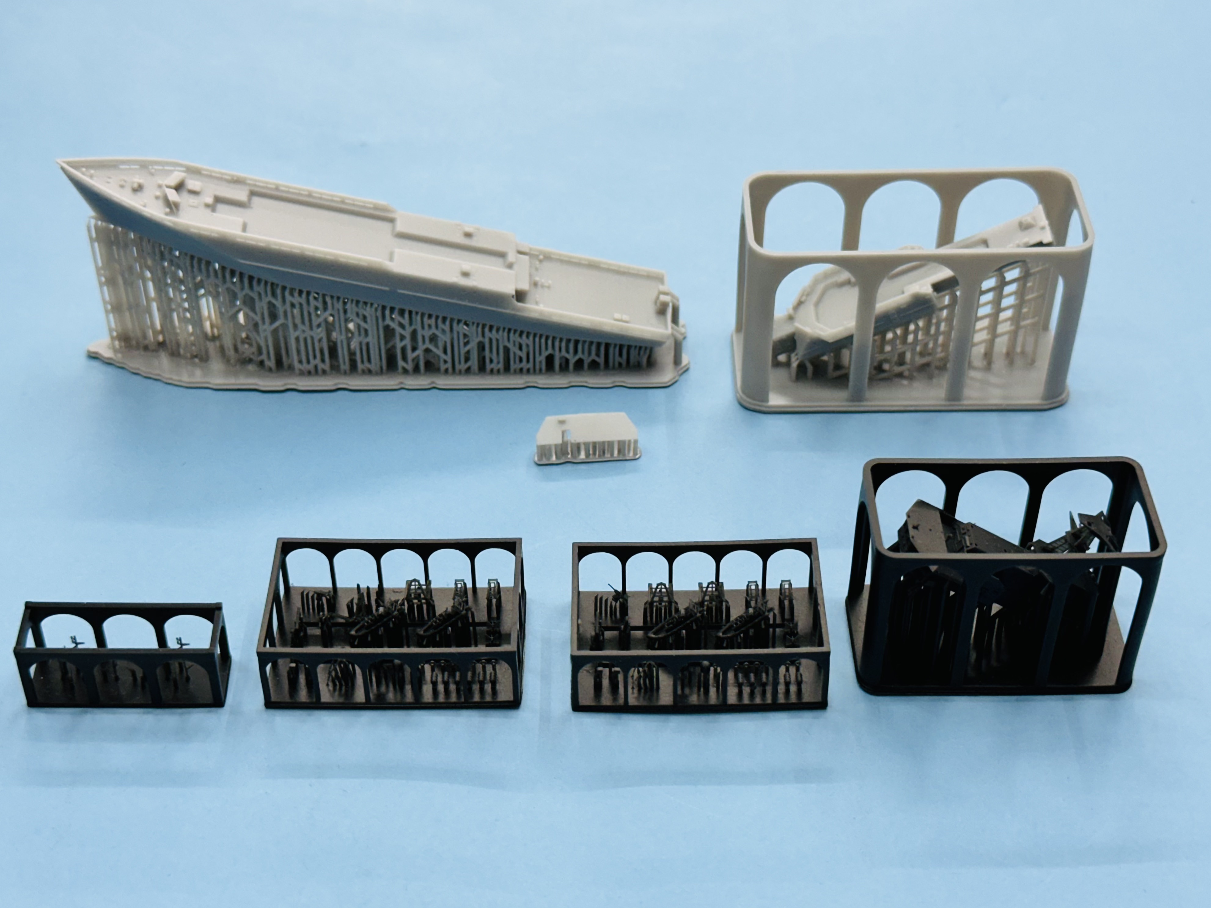 7006 1/700 イギリス海軍 リバー級哨戒艦 バッチ1 セヴァーン HMS Severn (P282) - Minerva Model ...