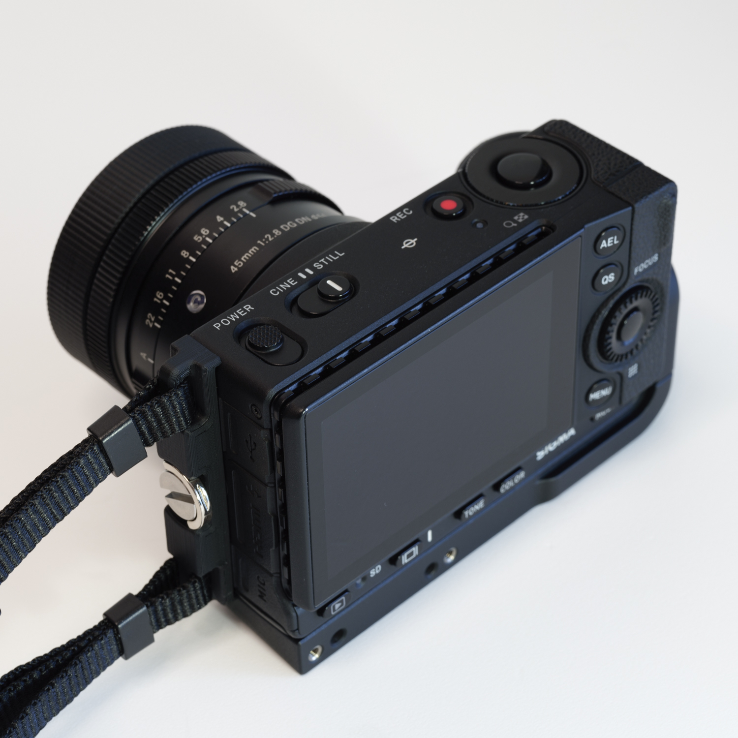 SIGMA fp & fp L 縦吊りストラップホルダー VSH-21 - 構う - 構図商店 直売所 - BOOTH