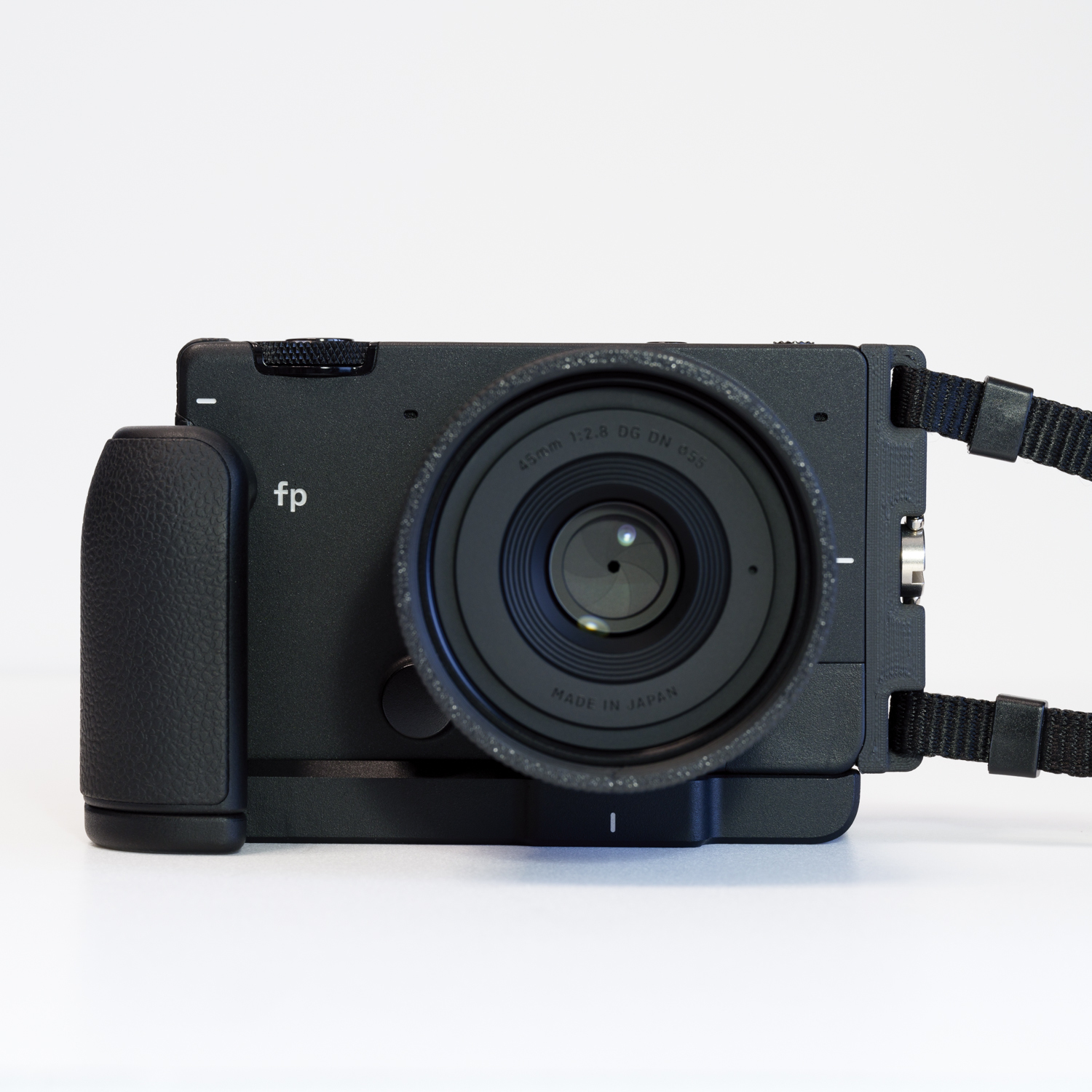 SIGMA fp & fp L 縦吊りストラップホルダー VSH-21 - 構う - 構図商店 直売所 - BOOTH