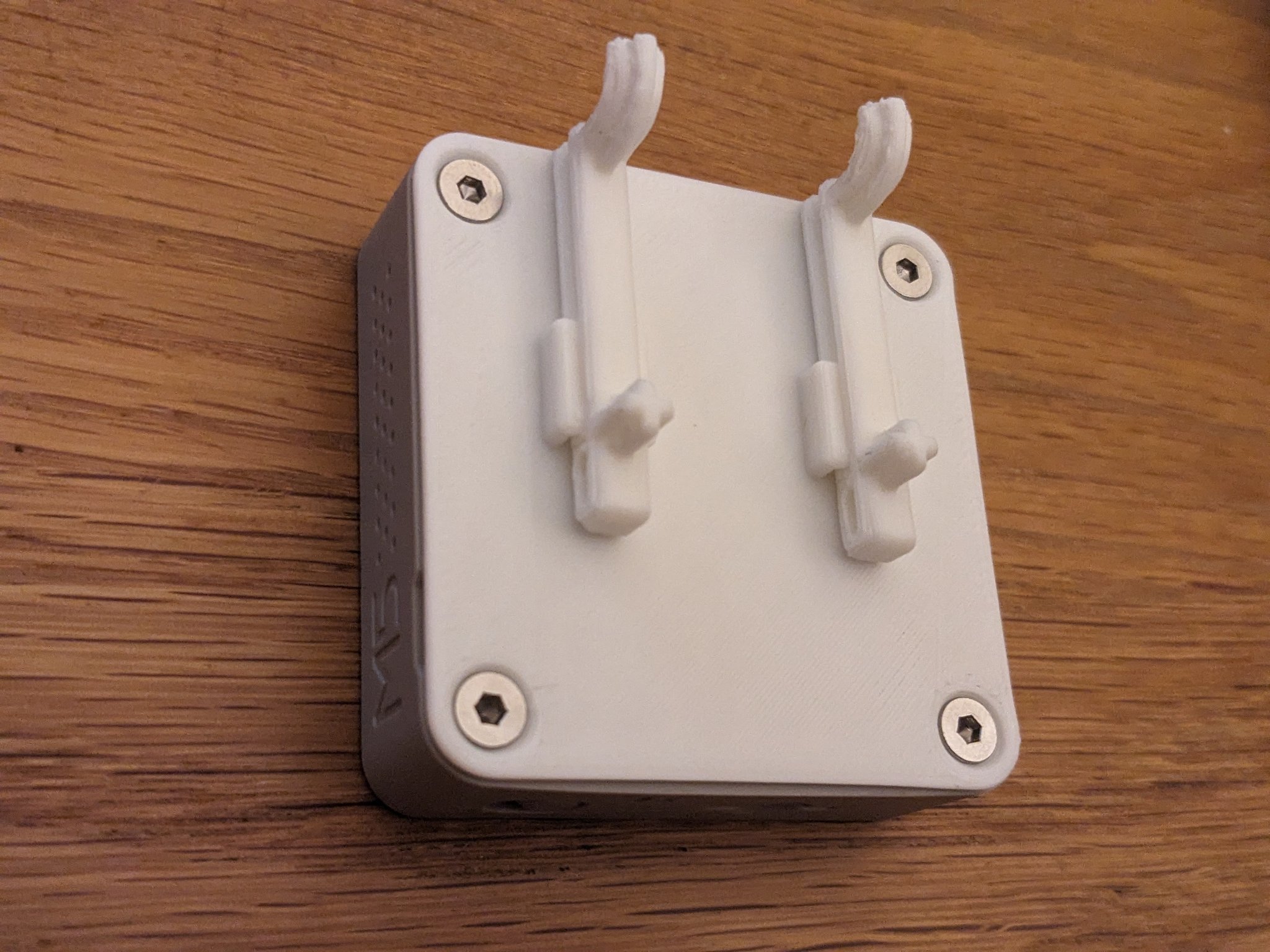 有孔ボードに取り付け可能なM5Stack裏蓋【STL、STEP】 - あれ - BOOTH