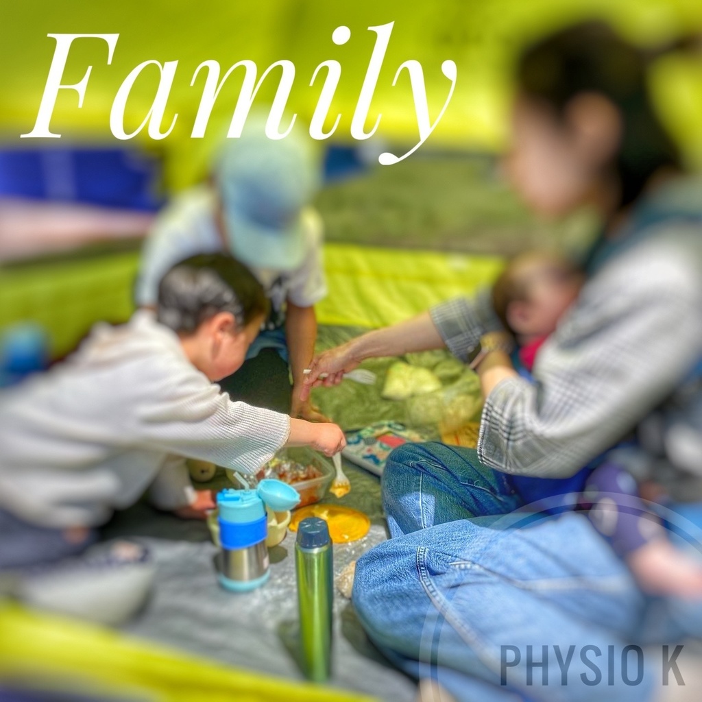 Family - physio K - BOOTH