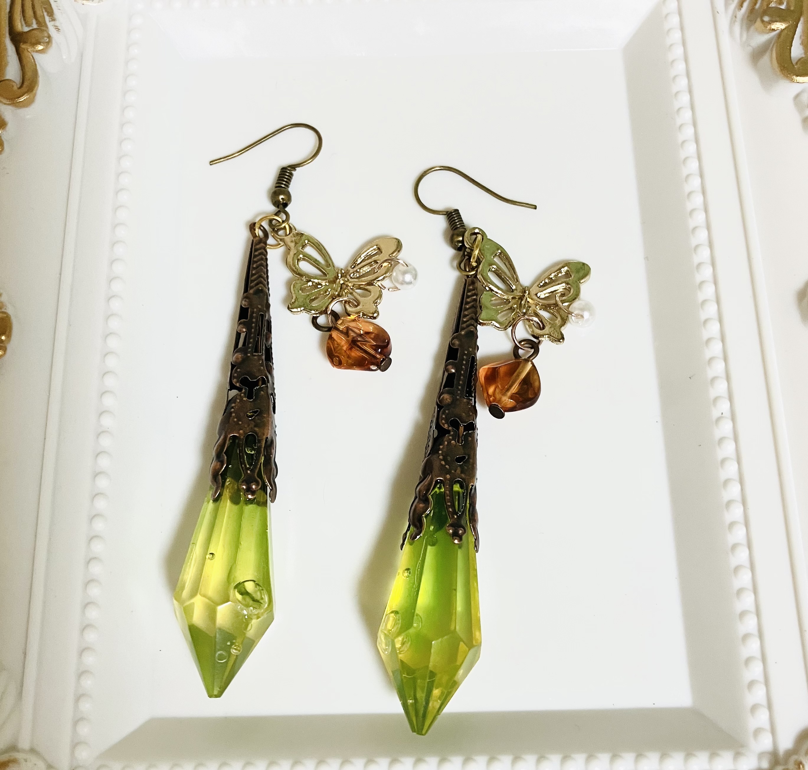 緑琥珀と夢の蝶 - lotus_cherry - BOOTH