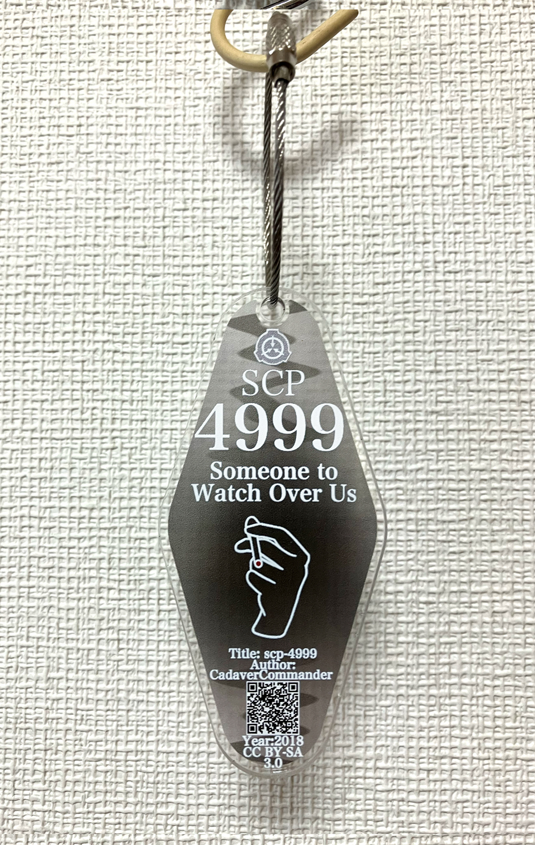 SCP-4999 - 私たちを見守るものモーテルキー - 平臥小屋 - BOOTH