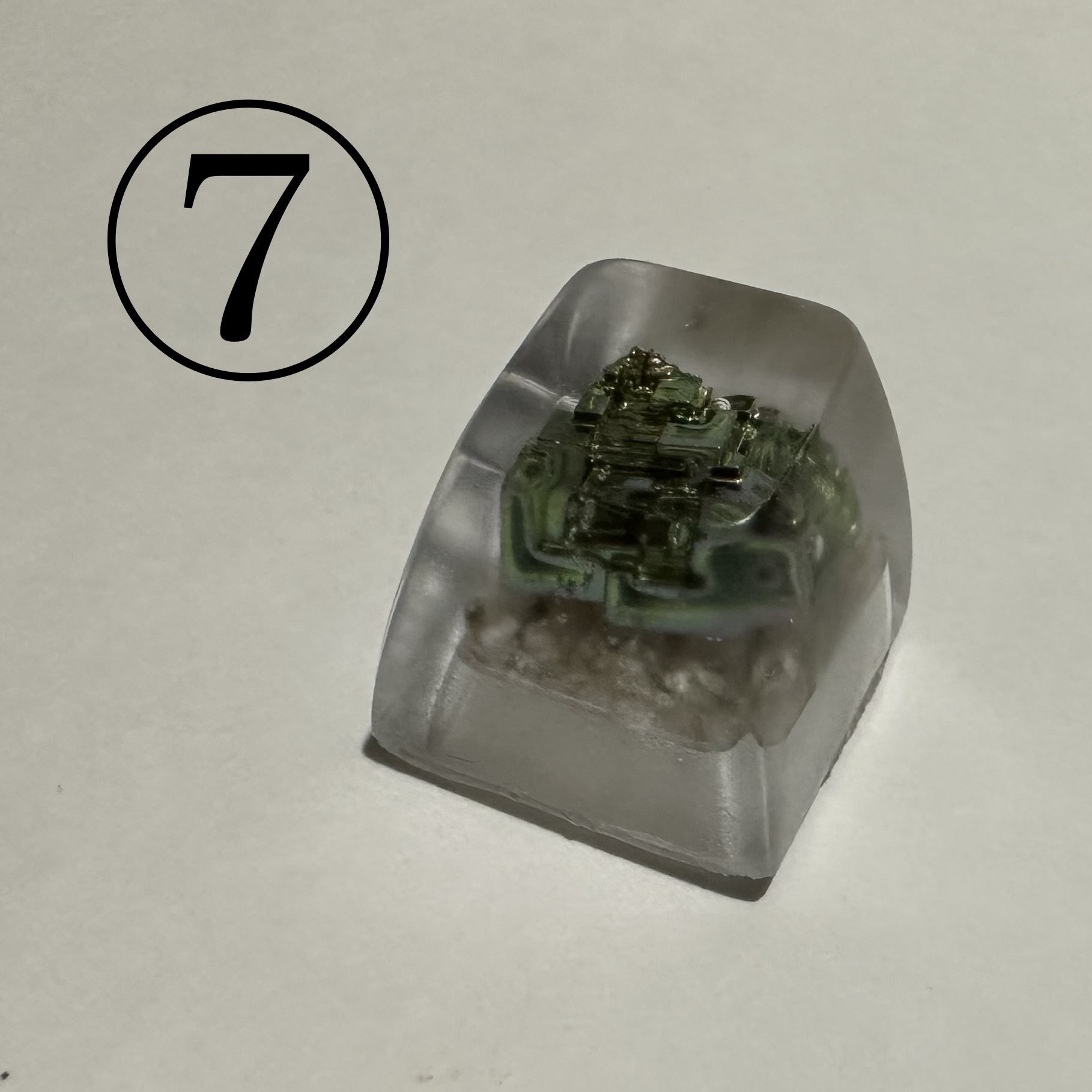 ビスマス鉱石キーキャップ - noriのおみせ - BOOTH