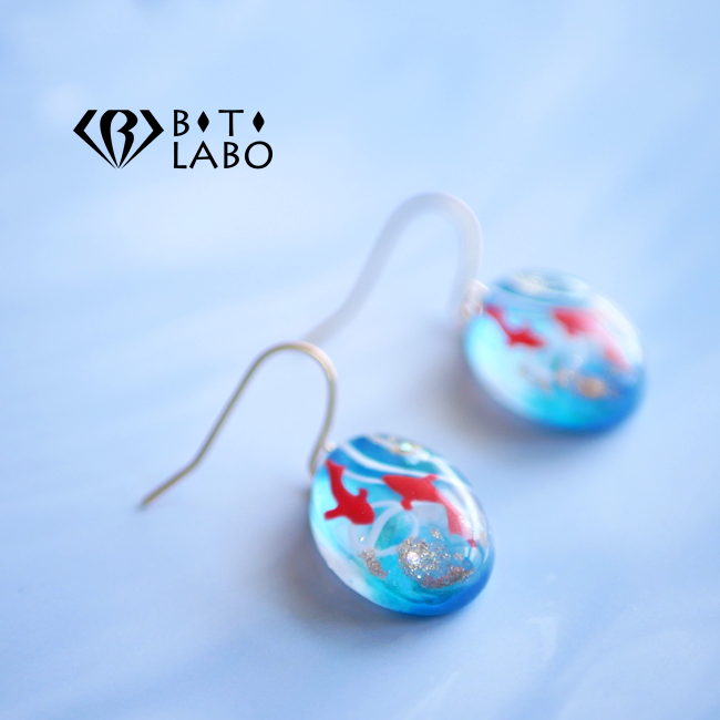 水面たゆたう金魚のフックピアス 和 涼 夏 - bt-labo - BOOTH