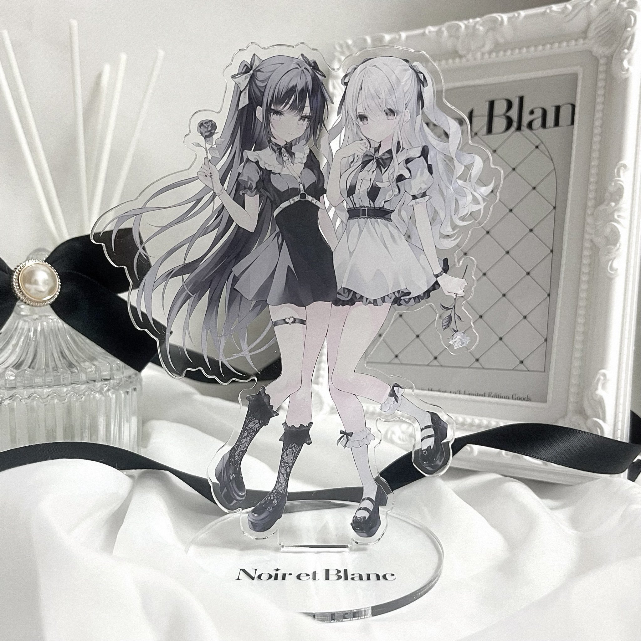 Noir et Blanc アクリルスタンド / クロエ&ノエル - Milky. - BOOTH