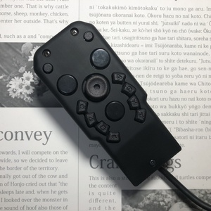 【STUDIOMATE Ω弐 -オメガ弐-】有線左手デバイス【28ボタン】 - たかひろの道具屋 - BOOTH