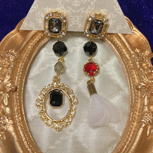 ロナルド アリス衣装イメージピアス - aldebaran - BOOTH