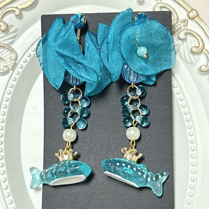 ジョン 時計うさぎイメージイヤリング - aldebaran - BOOTH