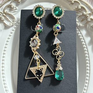 ジョン 時計うさぎイメージイヤリング - aldebaran - BOOTH