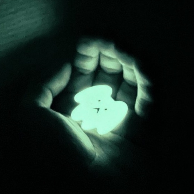 こいぬちゃんステッカー（蓄光） - hotdogshop - BOOTH