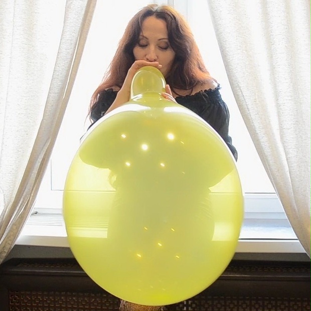 Nathalie Blows To Pop Yellow Balloon Fetishdreams Booth