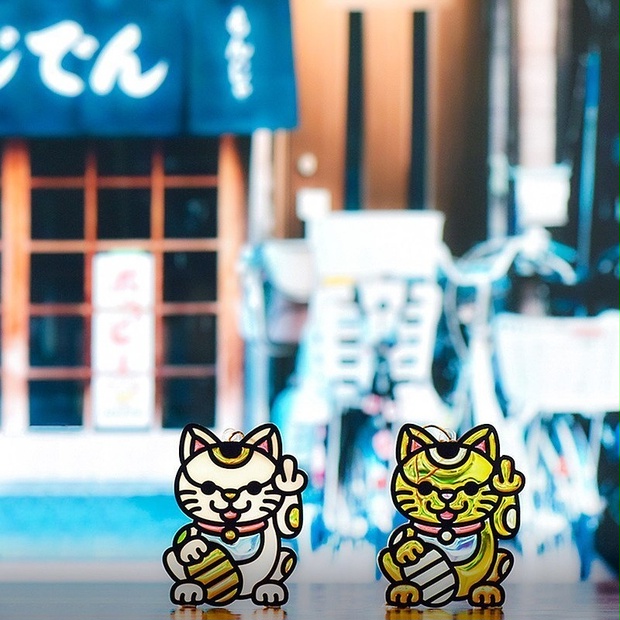 【Moko Batest】招き猫 中指猫 ペンダント / キーホルダー - Moko Bastet - BOOTH