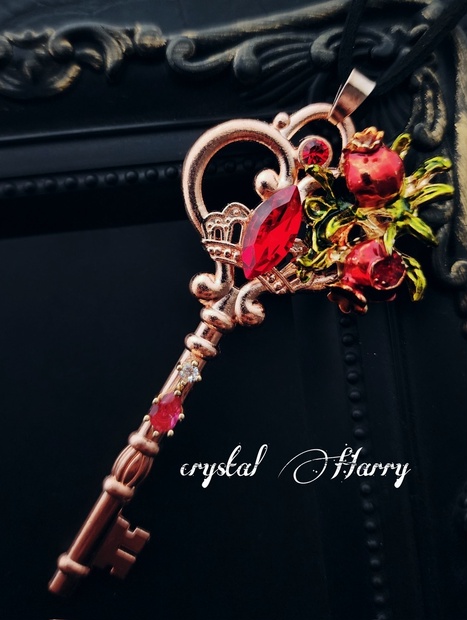 【柘榴の大鍵】～ピンクゴールドベース～ - crystal harry - BOOTH