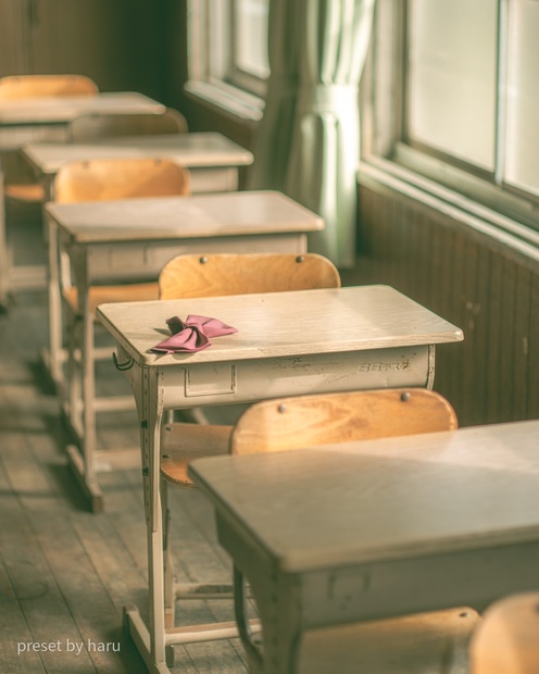 「school desk」jpg & preset（dng） - harustop - BOOTH