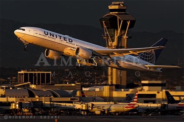 UNITED 777 takes off from sunset LAX - AIMSTRIKE IMAGING - BOOTH