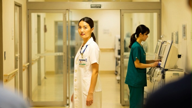 立ち止まる音 – 医療施設の床での足音 - HIRO FILMS - BOOTH