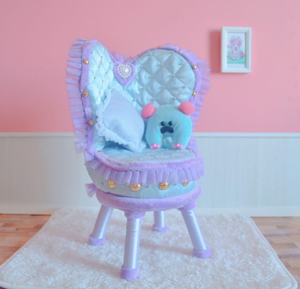 ドールサイズ椅子「Crazy Girl Bomb Chair」ブルー - studiobinzo - BOOTH