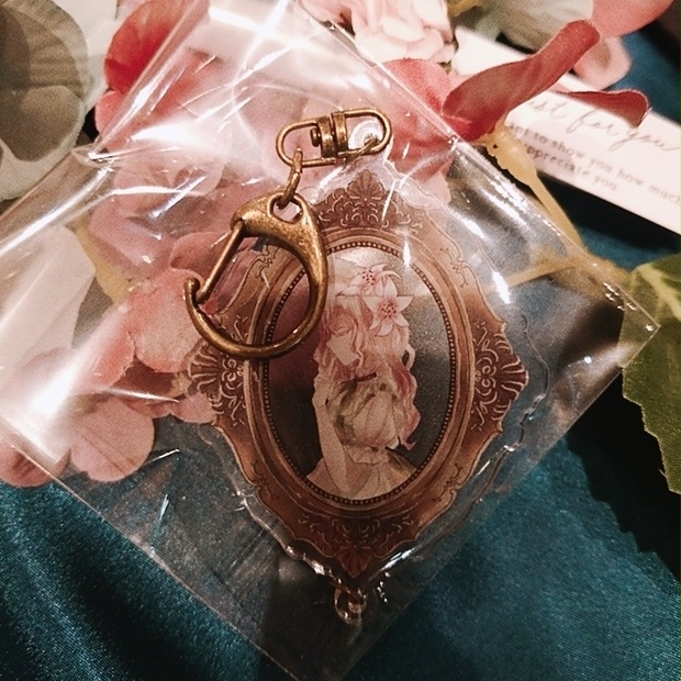 額縁アクリルキーホルダー(リリィ) - 幻想喫茶 Melty Holic 別館 - BOOTH