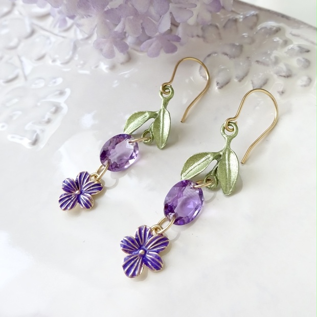天然石アメジスト・摘みたてスミレのピアス(イヤリングOK) - Rose Rain - BOOTH