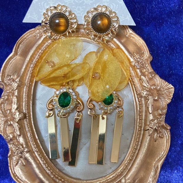 Y談おじさんチャイナ衣装 イメージピアス - aldebaran - BOOTH