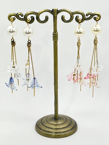 ゆれるお花のピアス - 箱庭EDEN - BOOTH