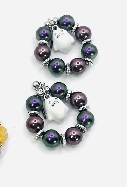 ダークナイトのゴーストちゃんリースピアス - 箱庭EDEN - BOOTH