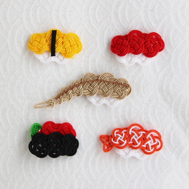 水引のお寿司ブローチ - 水引装飾屋 はこや - BOOTH