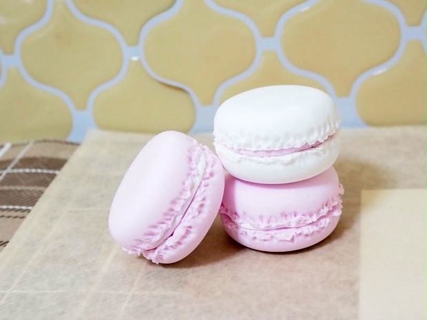 ②マカロンオブジェ3個セット（ラベンダー＆白） - macaron-ashiato - BOOTH