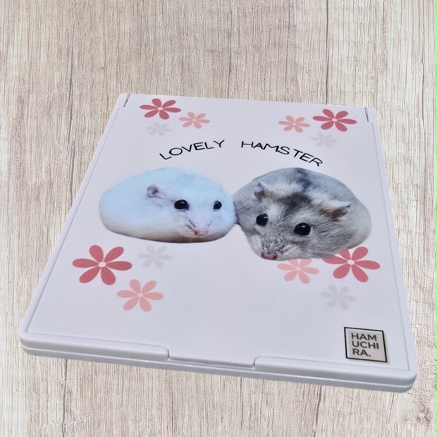 ハムスターの二つ折りスタンドミラー - もっと！はむチラ長屋ch. - BOOTH