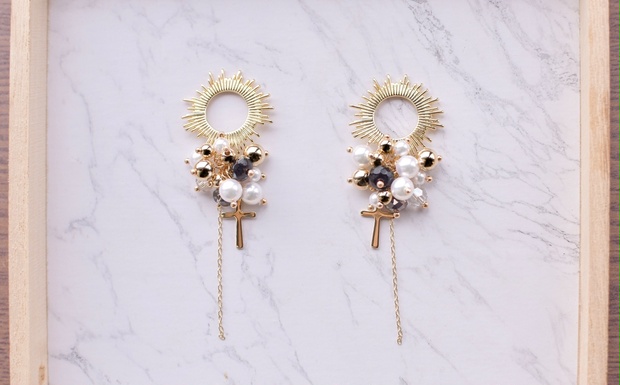 加賀美ハヤト 天使衣装モチーフ ピアス/イヤリング - speculum/rhea-m - BOOTH