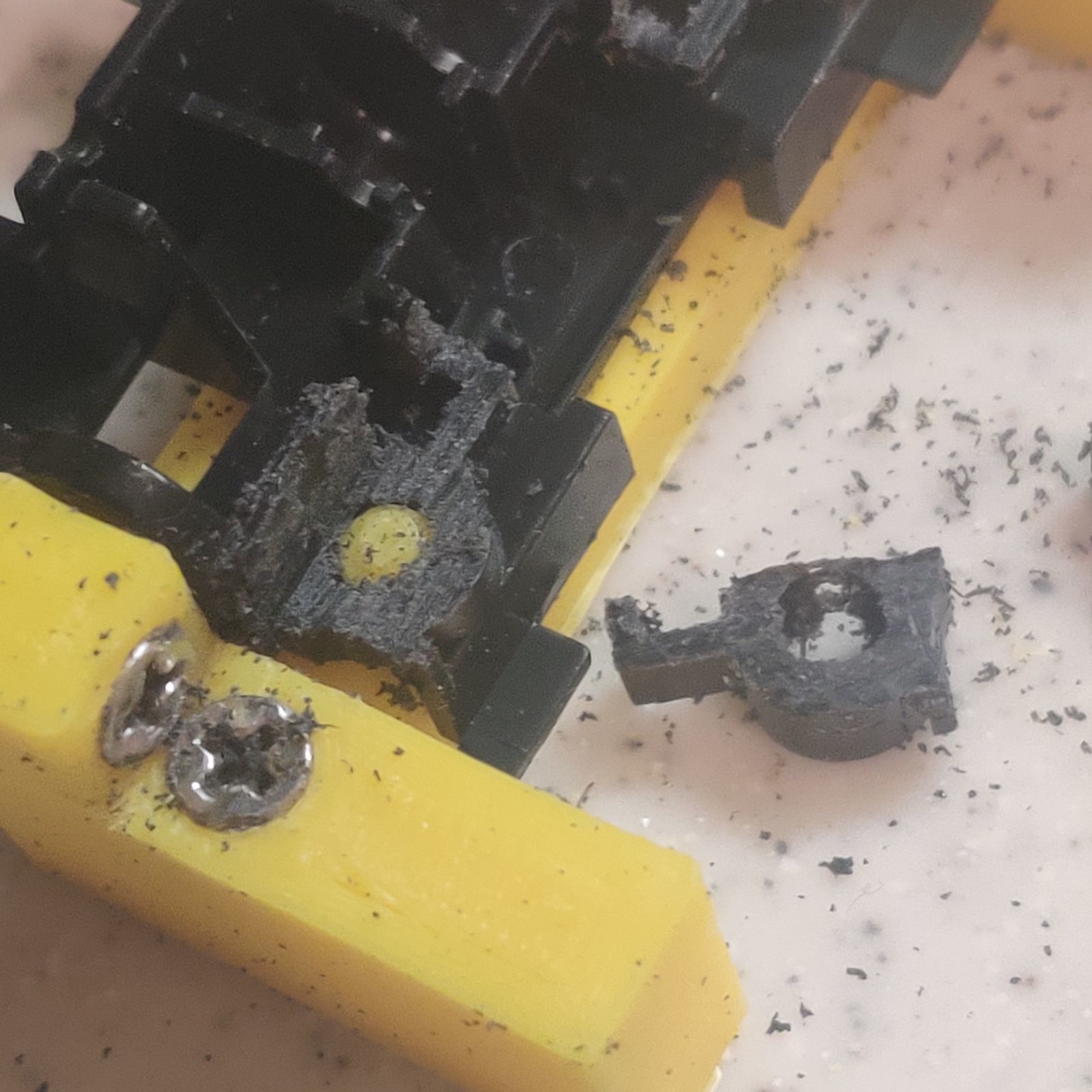 【頒布時期未定】【ミニ四駆】やわらかさん 2種類【MSフレキ加工補助治具】 - ニッチなガラクタ工房 - BOOTH