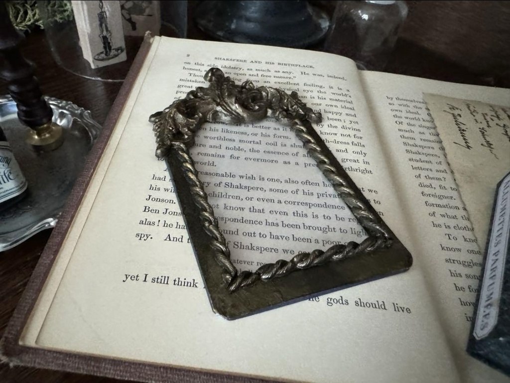 B8 デコケース 【アンティーク額縁】 - conte de fées - BOOTH