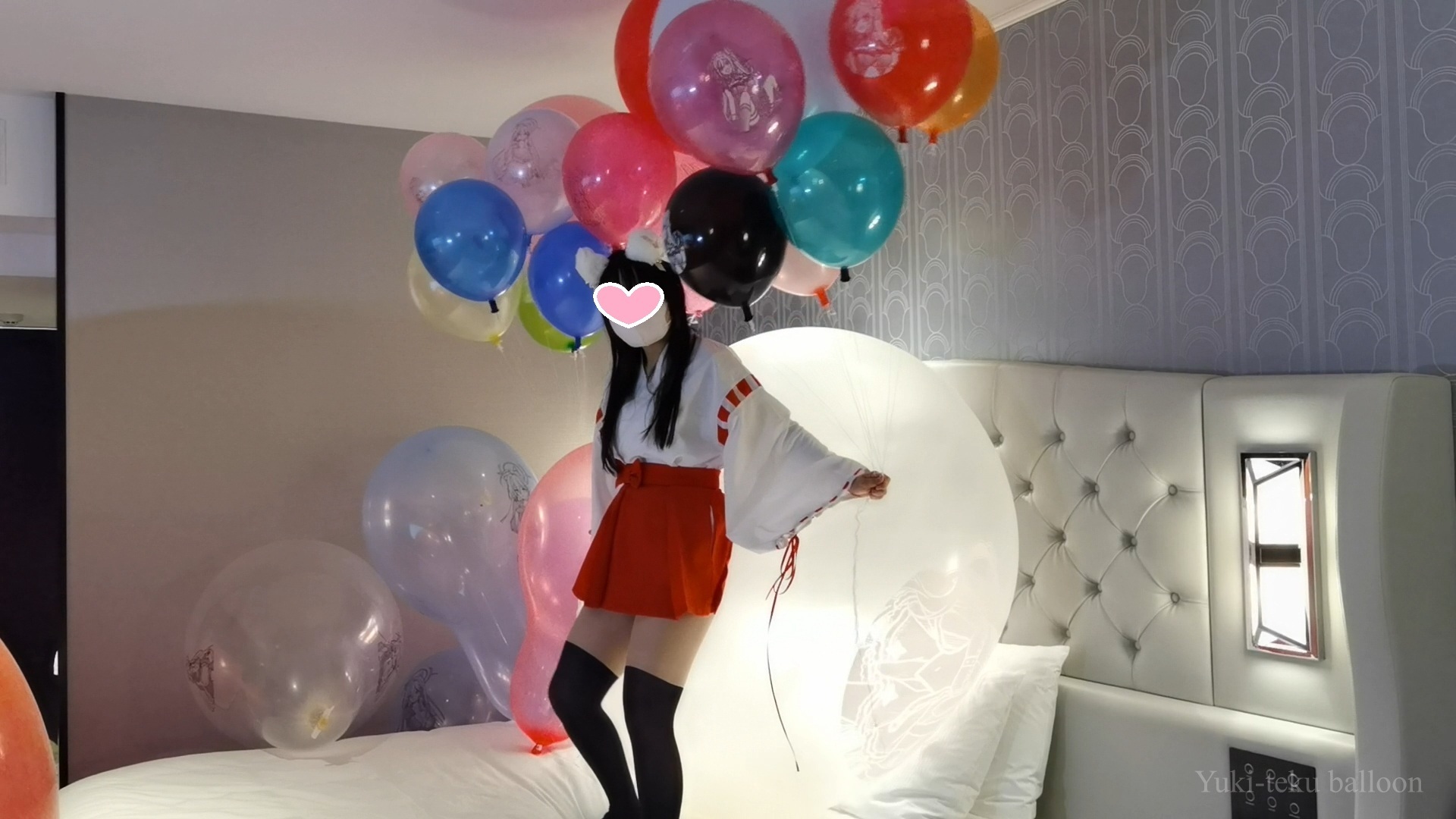 巫女さんの気球遊び Miko style M-chan's Weather balloon play - yuki-teku balloon ...
