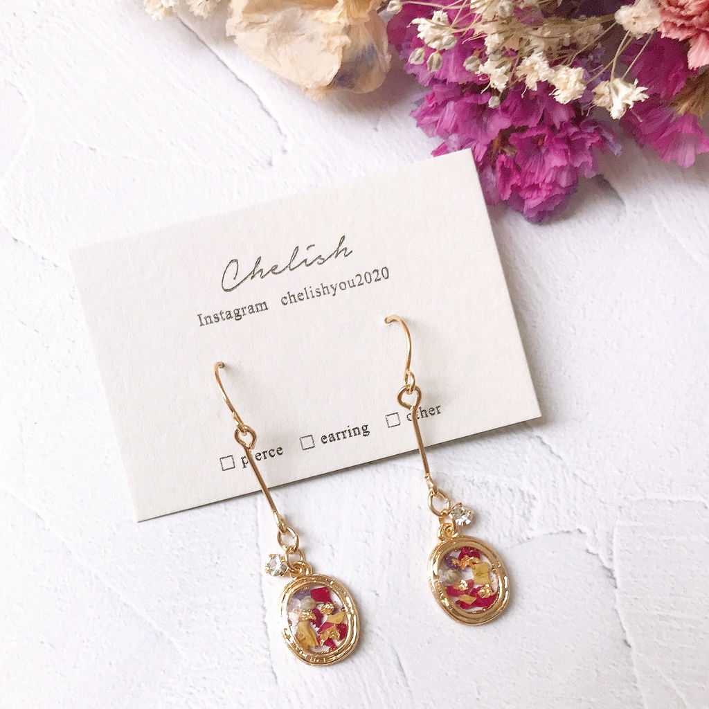 お花を閉じ込めたフレームピアス - corisu - BOOTH