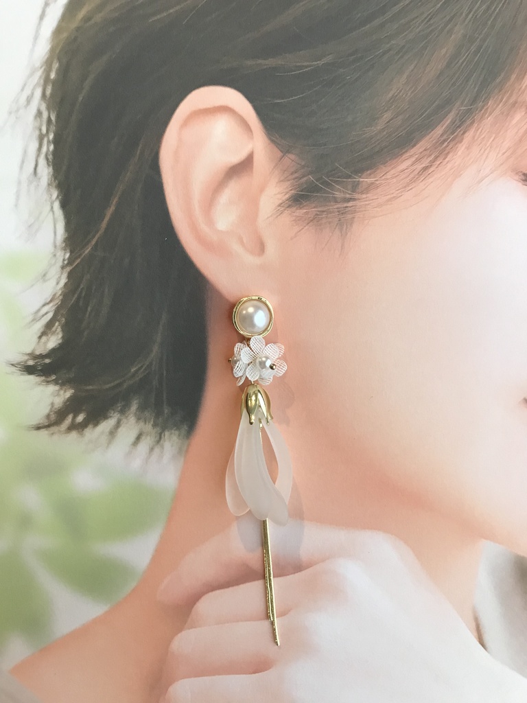 お花のロングピアス - corisu - BOOTH