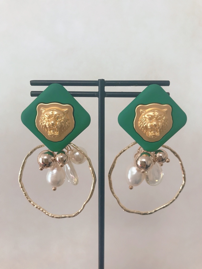 虎ピアス2種 - corisu - BOOTH