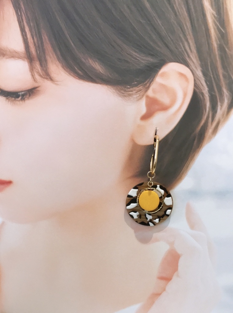 七虎イメージピアス(イエローウッドビーズとレオパード) - corisu - BOOTH