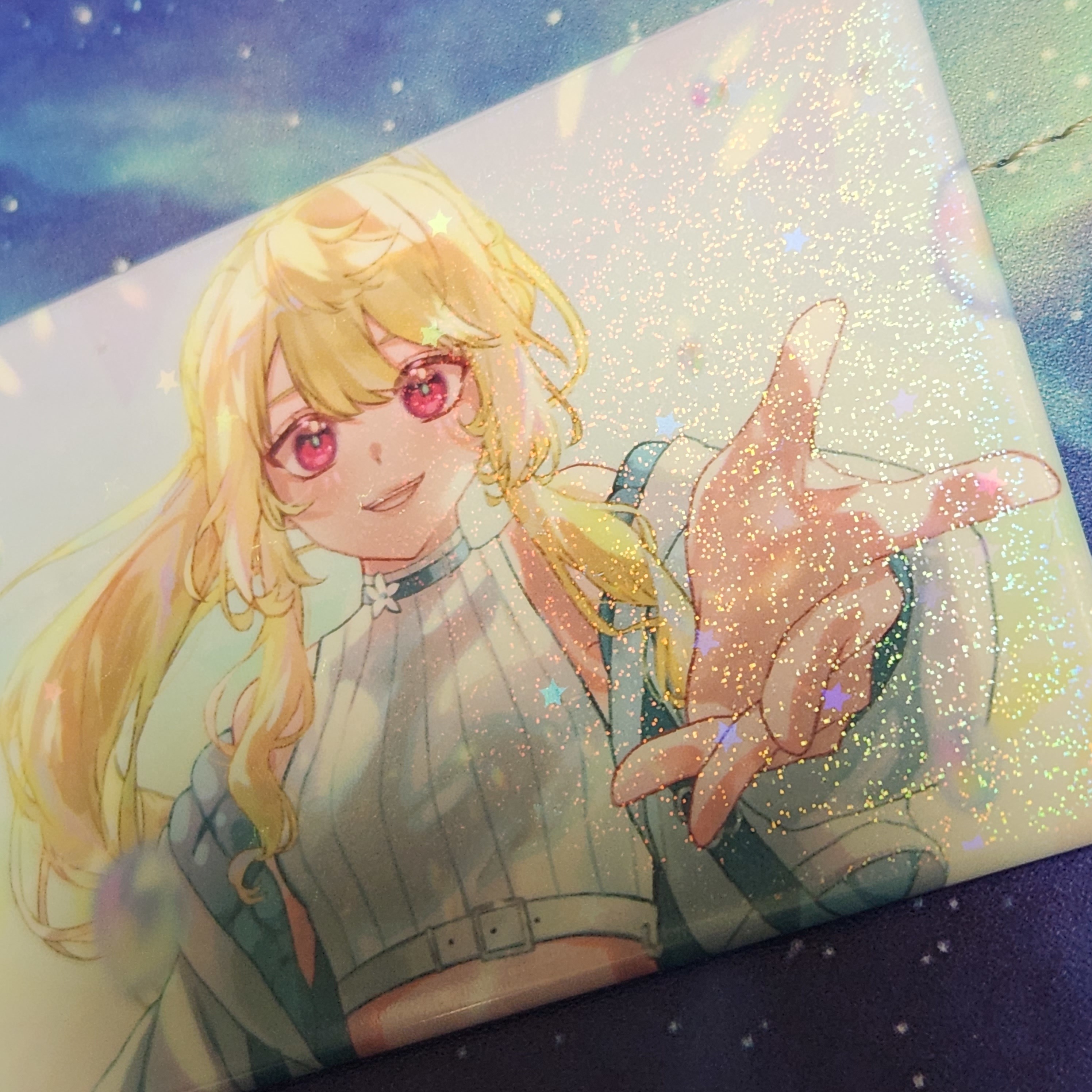 浅葱里リオ トゥインクルビッグ缶バッジ(『prism』 ver.) - Virtual Prism Labo/浅葱里リオ - BOOTH